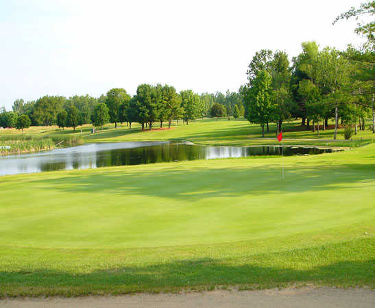 Vassar Golf & Country Club, Vassar, Michigan - Golf course information ...