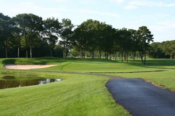 Swan Lake Golf Club, Manorville, New York - Golf course information and ...