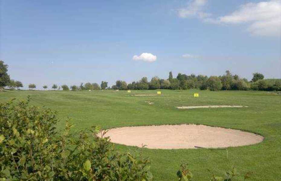 Schlossgut Neumagenheim GC: driving range