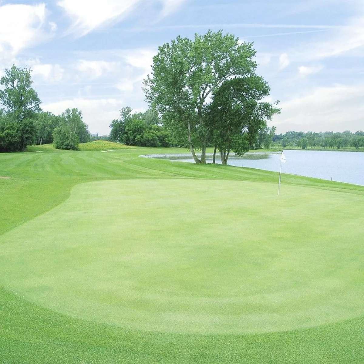 Shoreline Golf Course in Carter Lake, Iowa, USA | GolfPass